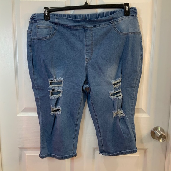 SHEIN | Jeans | Pull On Jeans Distressed Capris Plus Size 4x | Poshmark